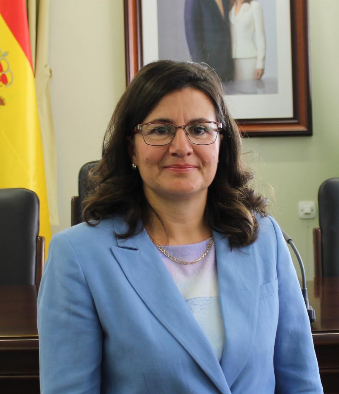 Nuevo mandato de Mª Reyes Martínez Barroso como Decana de la Facultad ...