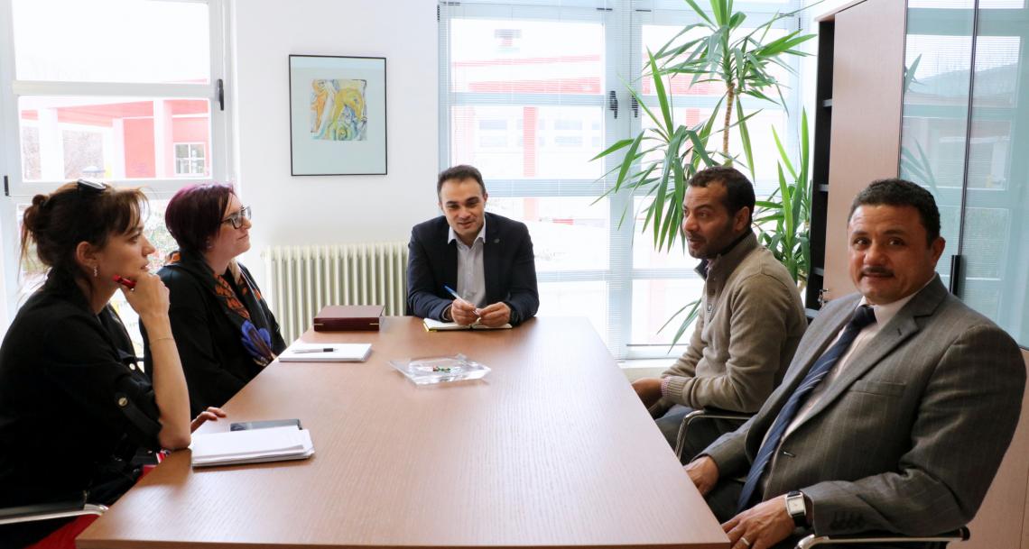 Una delegación de la Sohag University de Egipto visita la ULE ...