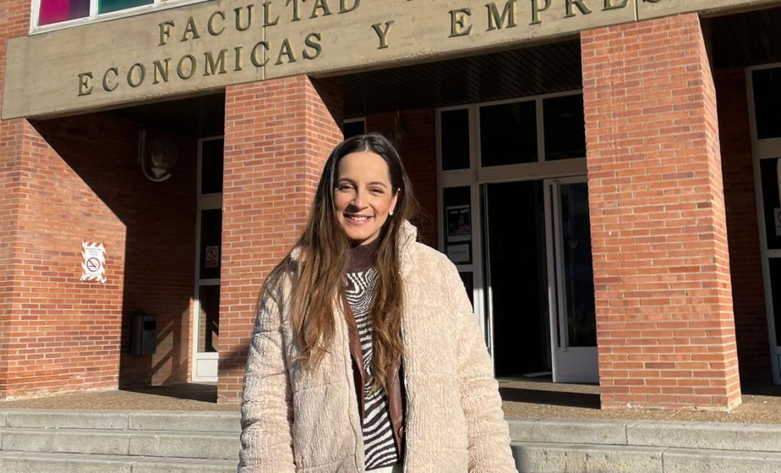 Visita a la ULE de Dámaris Dávalos, la estudiante mexicana que hizo ...