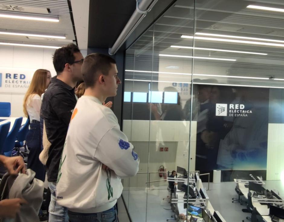 Estudiantes del Grado de Ingeniería de la Energía visitan el centro de ...